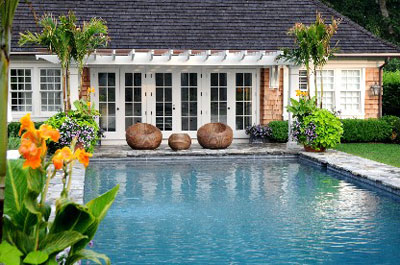 Mariah Carey Plans Summer Wedding Party in the Hamptons